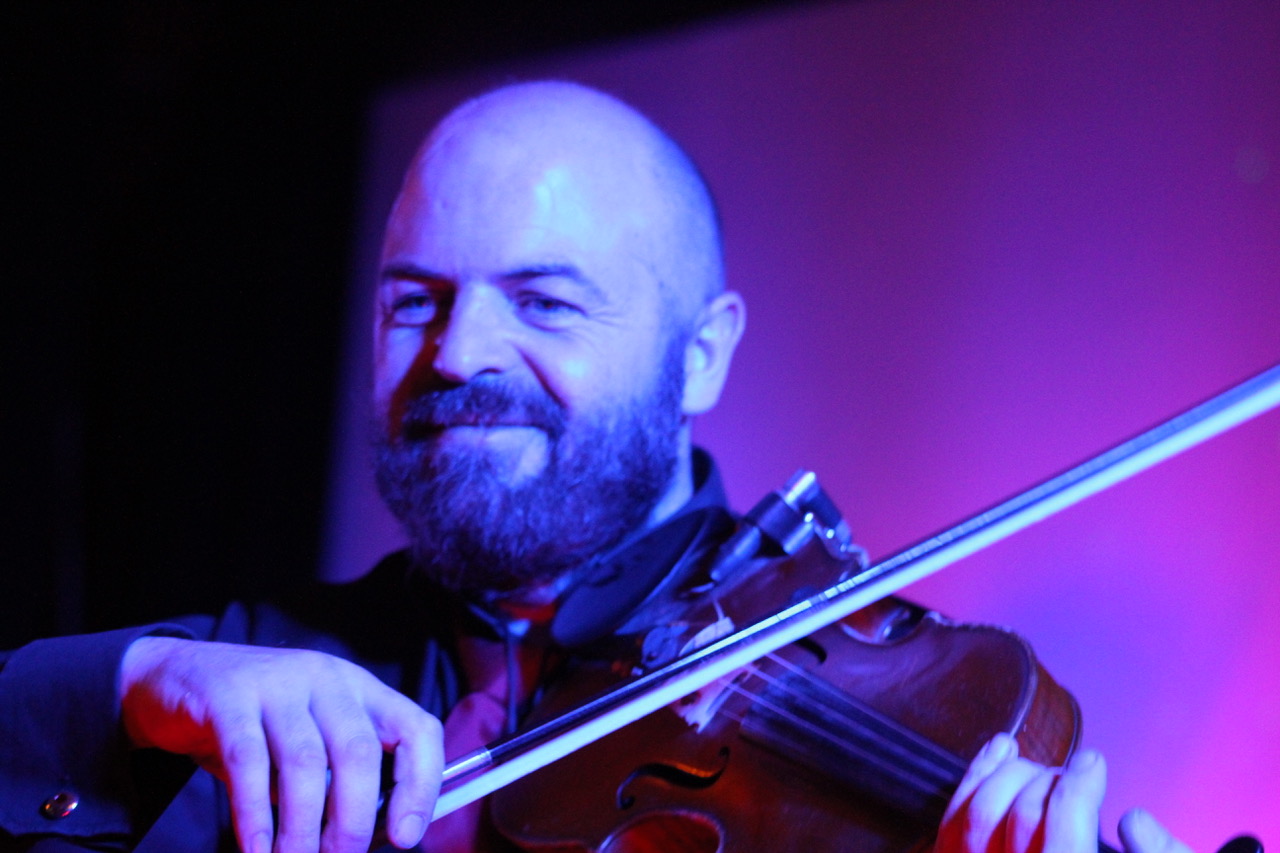 Billy Thompson Gypsy Style - Live Music Now